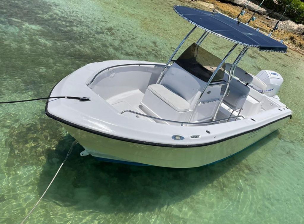 21 ft Polar Center Console – Aundre’s Rentals Harbour Island, Bahamas